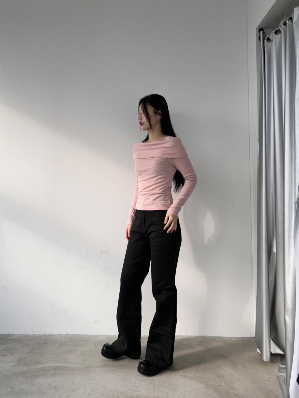 {Best} half off-shoulder t-shirt (2color)