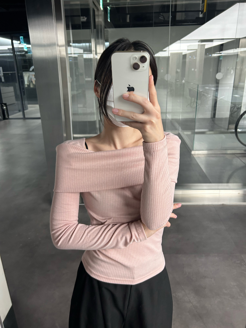 {Best} half off-shoulder t-shirt (2color)