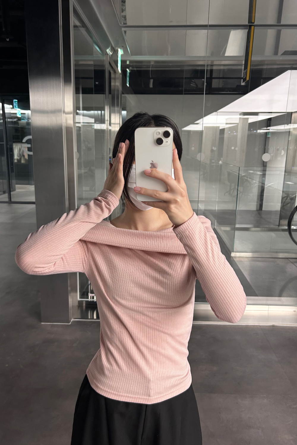 {Best} half off-shoulder t-shirt (2color)