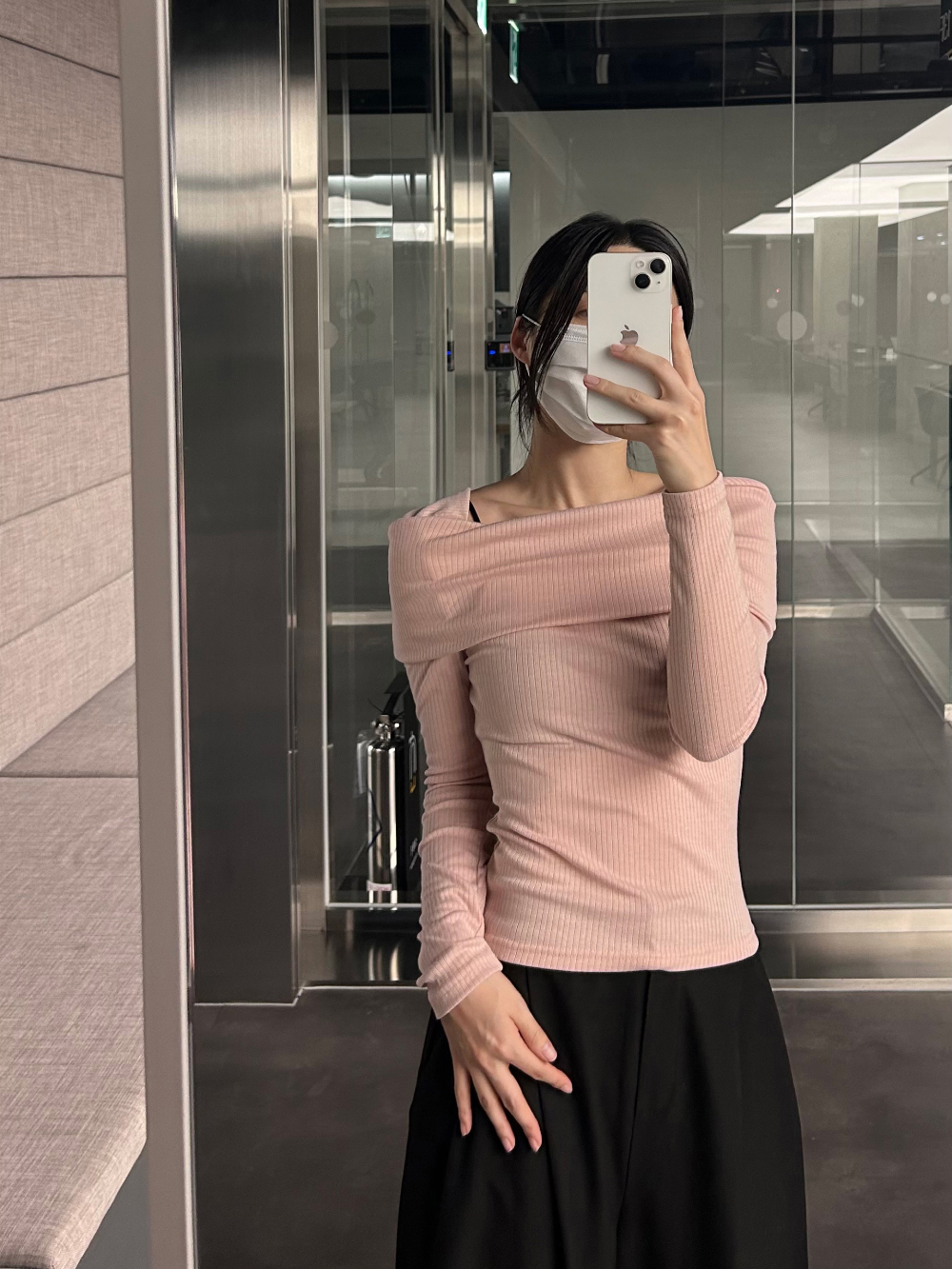 {Best} half off-shoulder t-shirt (2color)