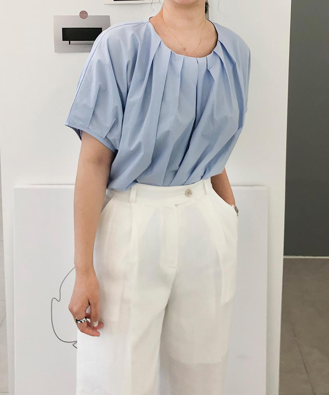 네크 주름 핀턱 셔링 라운드 코튼 면 여자 여성 나그랑 퍼프 벌룬 소매 여름 반팔 블라우스 루즈핏 2컬러 화이트 스카이블루 데일리 코디 하객룩 오피스룩 출근룩 데이트룩