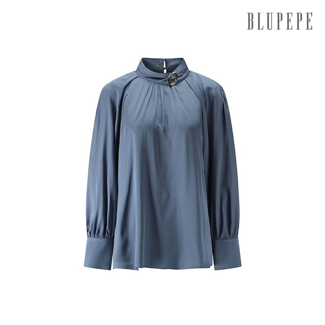 포스티 블루페페 하이넥 볼륨 블라우스 Blp214msc001