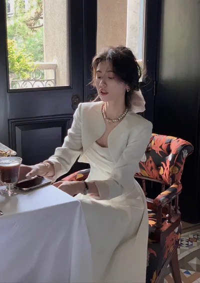 르뚜앙 당일출고 체미츠 하객룩 하객원피스 브라이덜샤워 자켓 원피스 화이트 봄 가을 결혼식 피로연 스퀘어넥 나시 롱원피스 르뚜앙