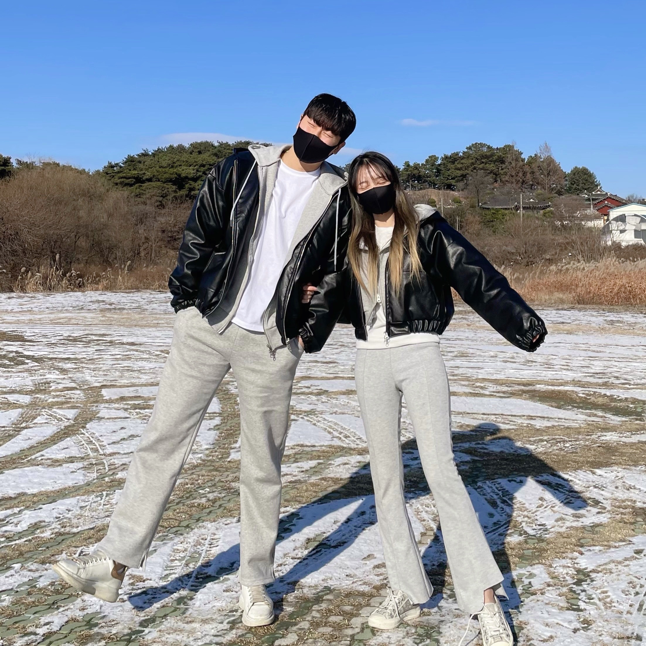 비바블 고퀄 레더 패딩 커플 가죽 후드 크롭 패딩 남녀공용 커플룩 유광 글로시 꾸안꾸 봄 가을 겨울 시밀러룩 아우터 자켓