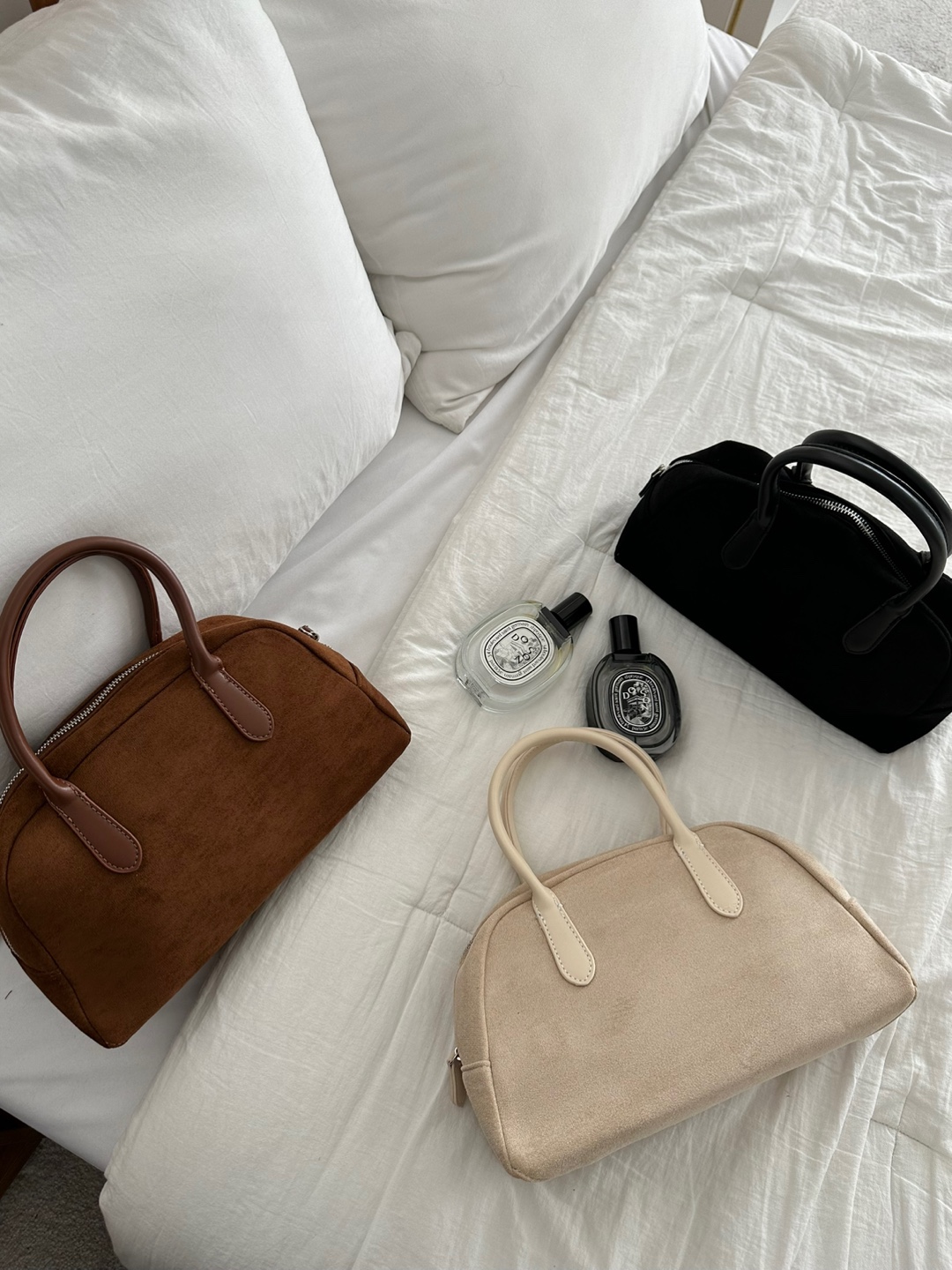 이프베이지 당일출고 최저가 반달 하프 스웨이드백 스웨이드가죽 토트백 토드가방 핸드백 스웨이드가방당일 반달토트백 스웨다 세무가죽가방 크리스마스 연말룩 연말코디 연말파티