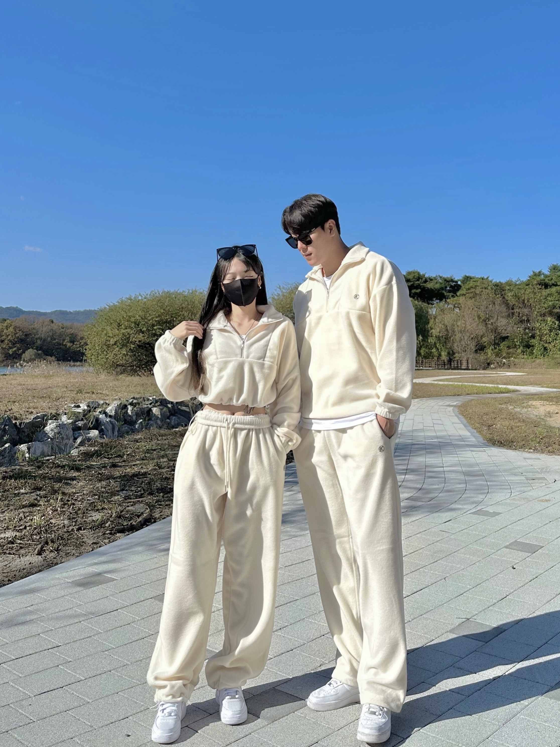 비바블 왕도톰 후리스세트🔥2사이즈6컬러 커플 맨투맨 와이드 팬츠 조거 커플룩 크롭 맨투맨 오버핏 반집업 크롭티 시밀러룩 커플룩 남녀공용 후리스 아노락 트레이닝 세트 꾸안꾸