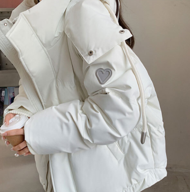 으니샵 4컬러 하트후드패딩 여성후드패딩 여자후드패딩 컬러패딩 숏패딩 데일리패딩 겨울패딩 여성패딩 여자패딩 후드패딩점퍼 패딩점퍼 겨울점퍼 오버핏패딩 캐주얼패딩 포인트 후드점퍼