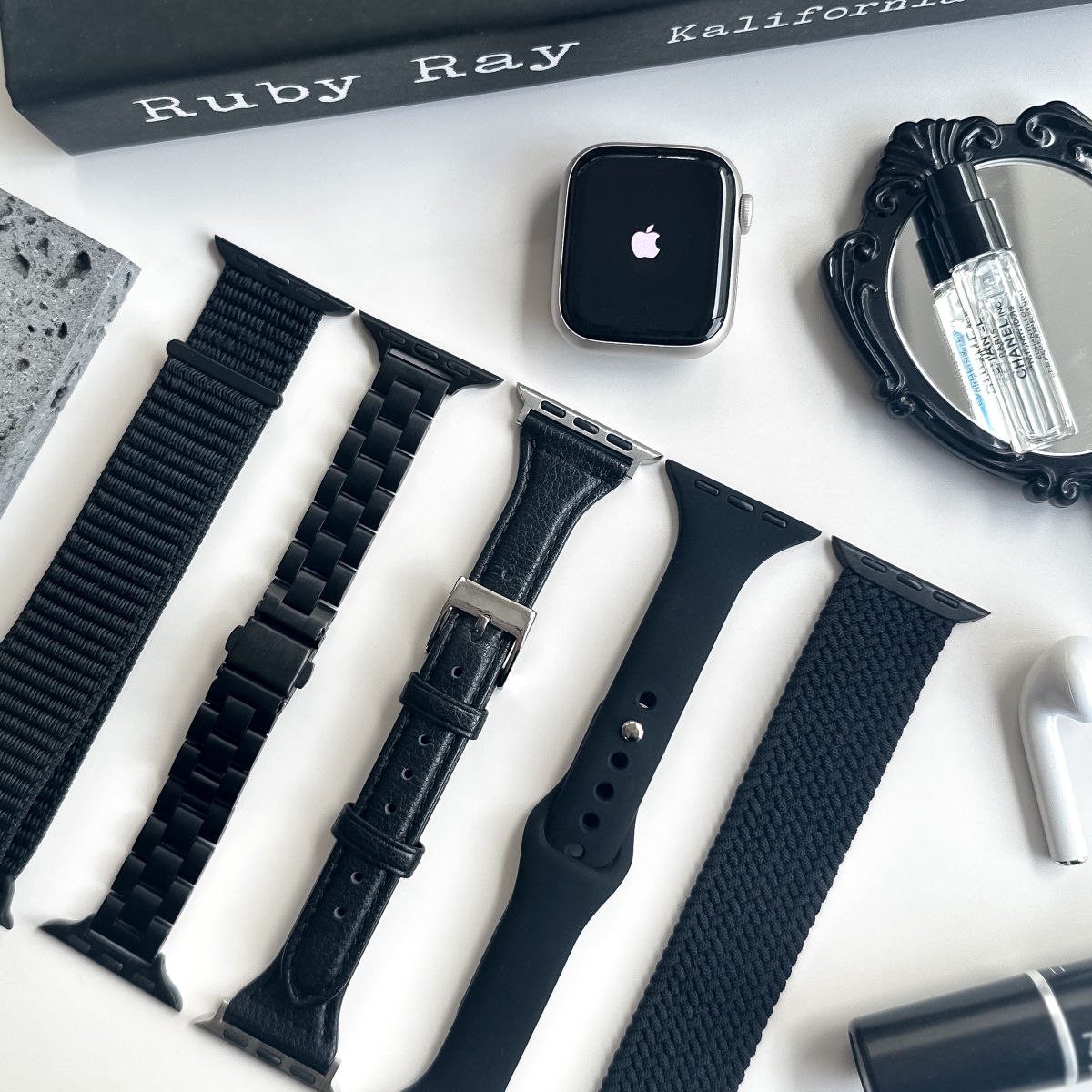 링고룸 익일도착🖤한정특가 애플워치 스트랩 메탈 케이스 필름 스포츠 슬림 실리콘 가죽 무채색 커플 생일 선물 기념일 개강룩 데이트 여행 블랙 가을 10 9 8 7 6 5 4