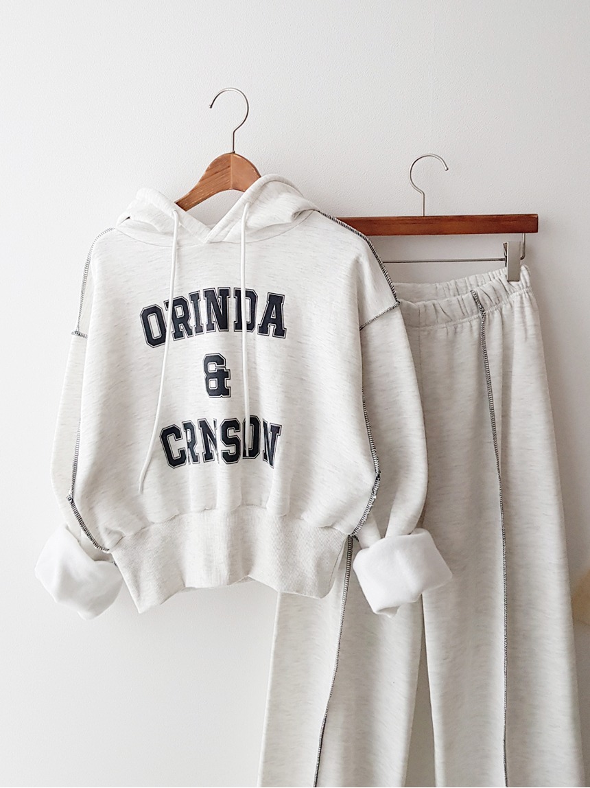 꾸안꾸오버록set 심플 레터링 프린트 오버로크 디테일 기모 크롭 후드 맨투맨티셔츠 따뜻한 밴딩롱팬츠 핀턱 와이드팬츠 투피스 겨울 데일리 트레이닝복 추리닝세트