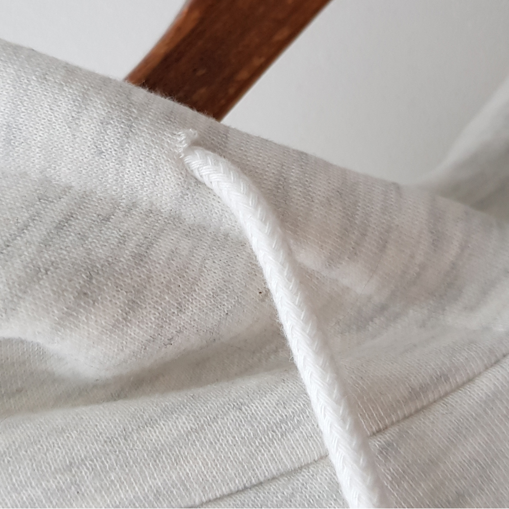 꾸안꾸오버록set 심플 레터링 프린트 오버로크 디테일 기모 크롭 후드 맨투맨티셔츠 따뜻한 밴딩롱팬츠 핀턱 와이드팬츠 투피스 겨울 데일리 트레이닝복 추리닝세트