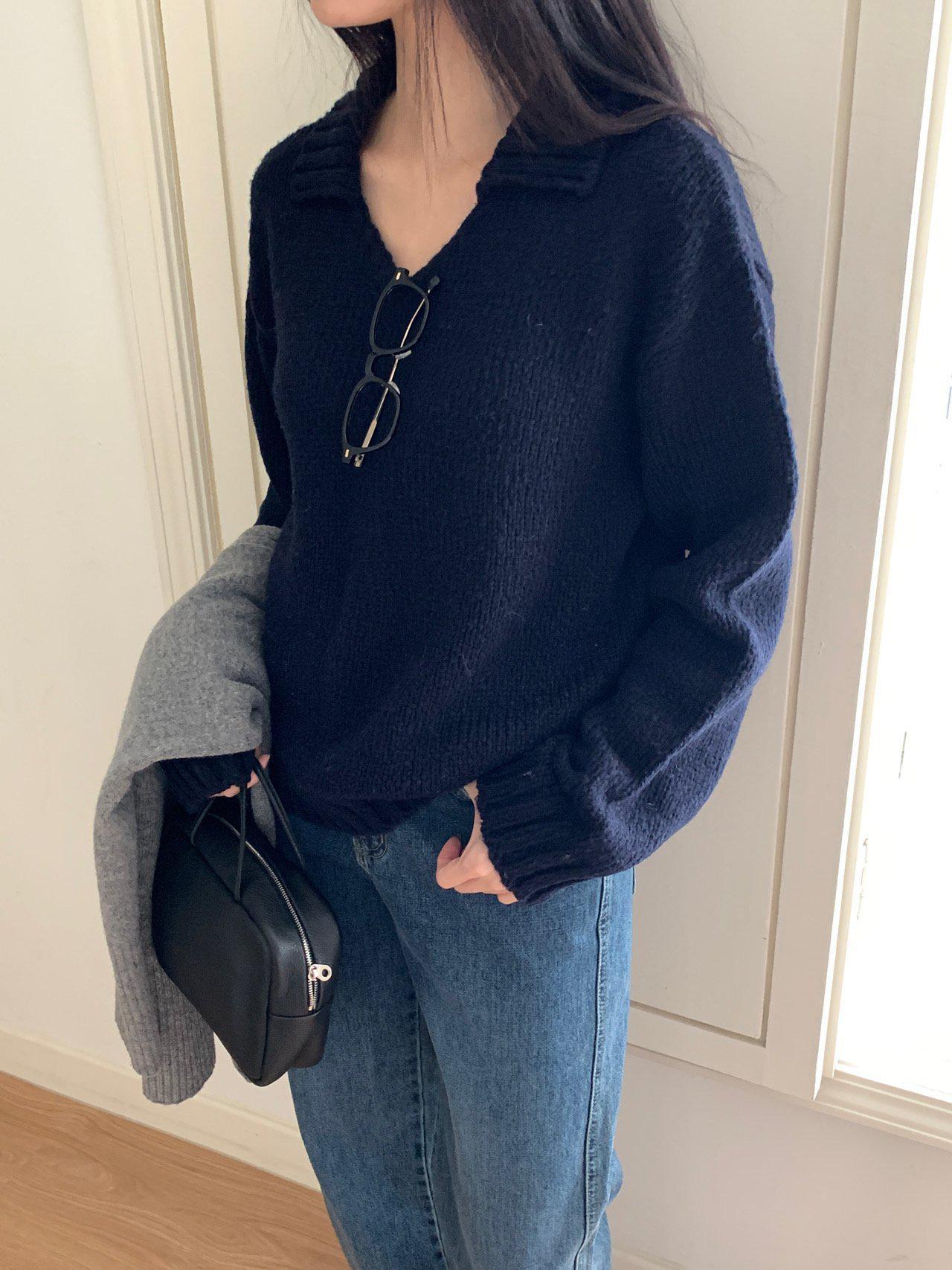 씨엘쇼룸 베이킹파우더 오디 카라 브이넥 4color 23FW