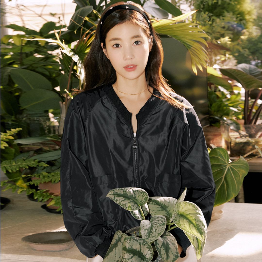 포스티 셀렙샵 에디션 브이넥 봄버 자켓