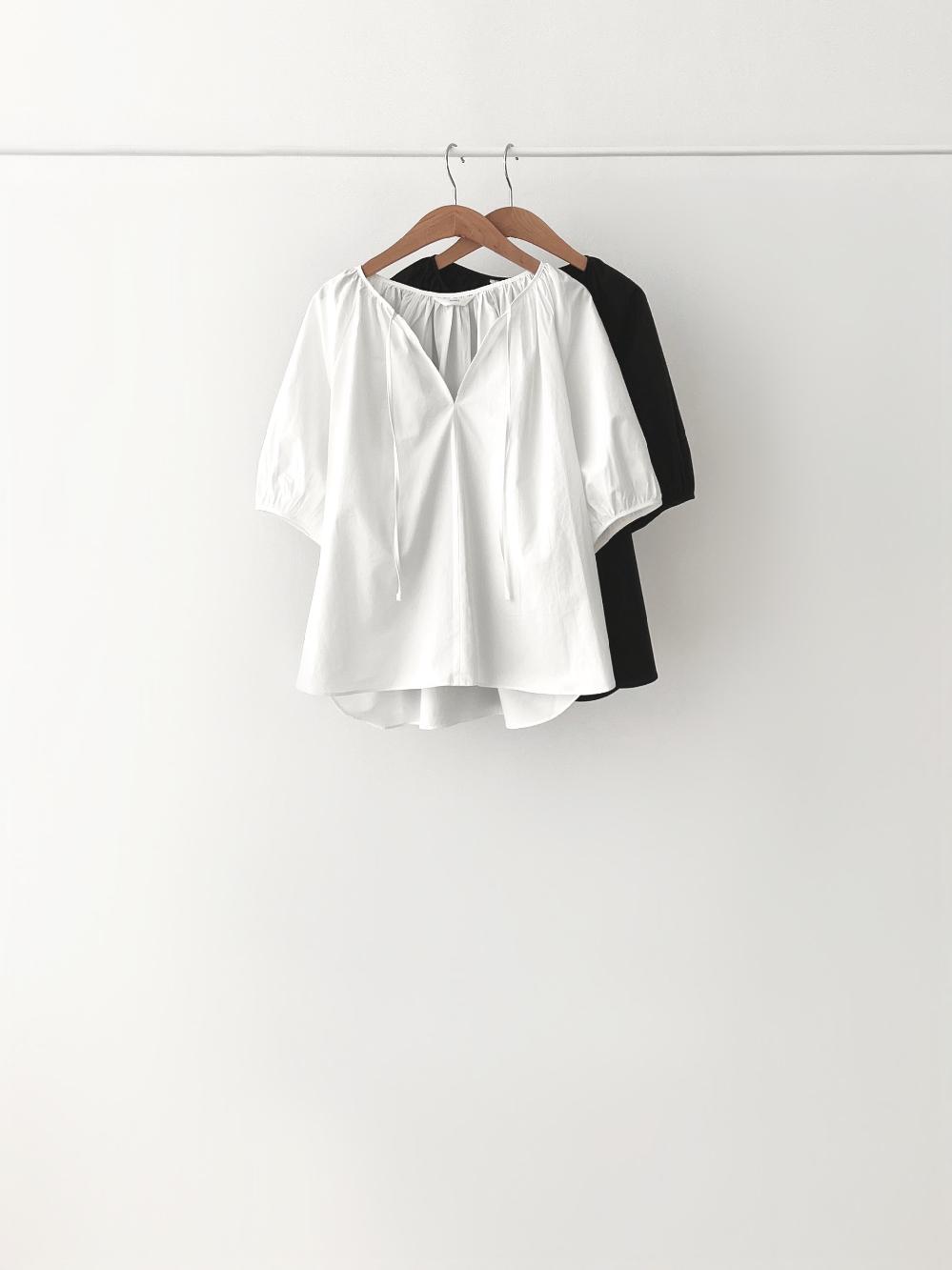 나우어데이즈 OUNCE 온스 브이 셔링 블라우스 코튼 5부 리본 bl (2col)