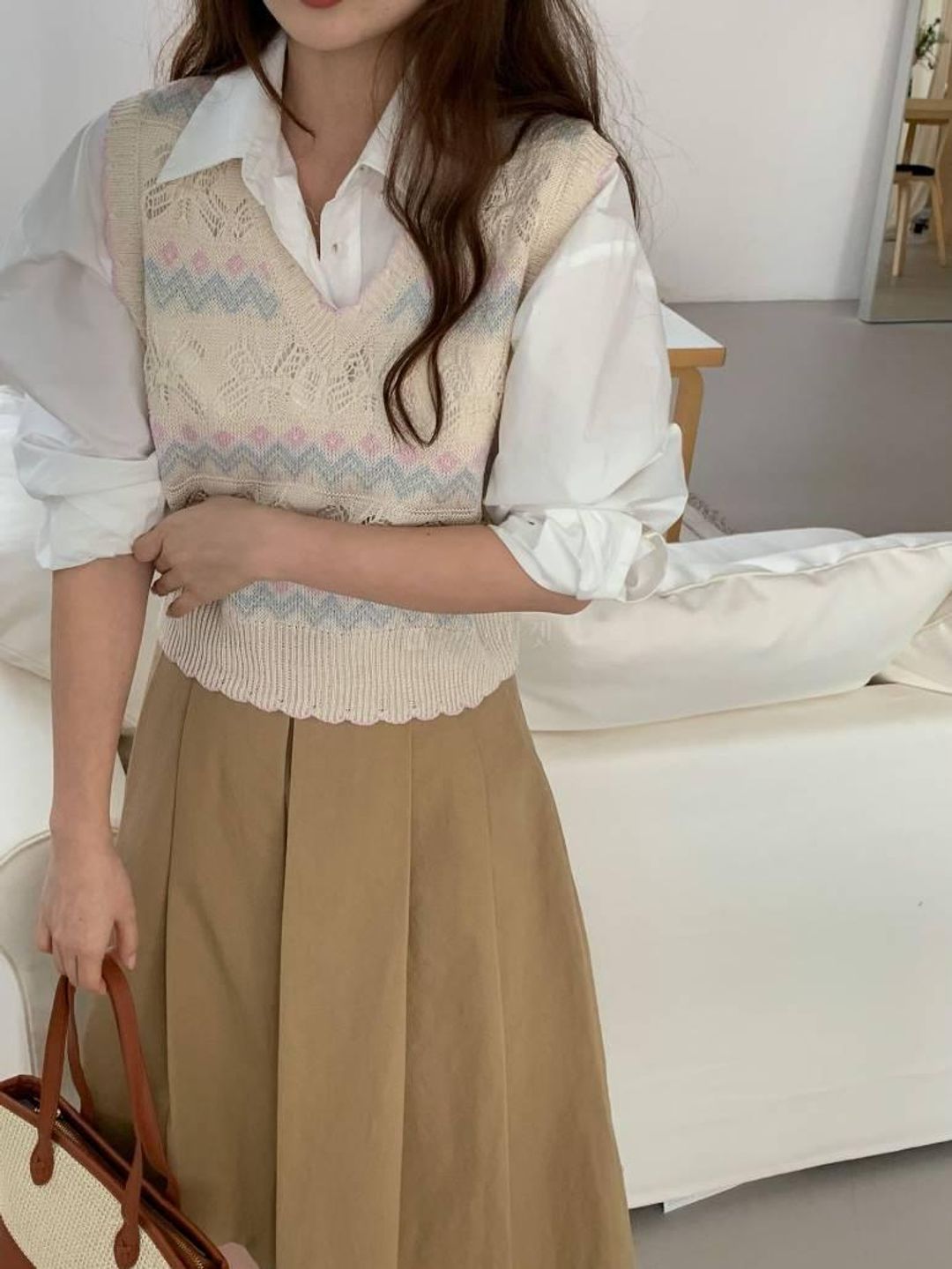 나비 펀칭 브이넥 여성 크롭 니트조끼