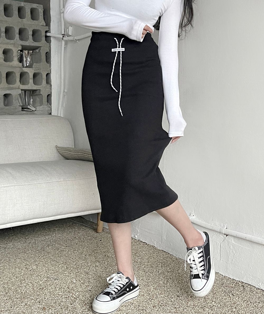 드포유 꾸안꾸쫀쫀 패치 골지 밴딩 뒷트임 스커트 롱스커트 미디스커트 밴딩스커트 골지스커트 H라인스커트 트레이닝스커트 트레이닝하의 패치스커트 트임스커트 2color