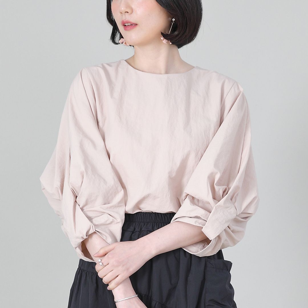 포스티 프랑 꼬임 볼륨 퍼프소매 여성 봄 여름 칠부 라운드 블라우스 B03323