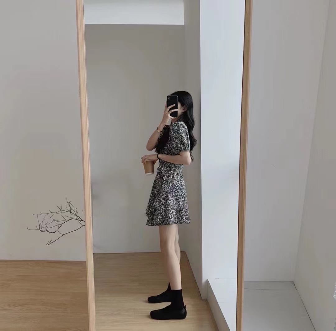 파라다이스키스 [당일발송] 리나 플라워 잔꽃 브이넥 랩 미니 원피스