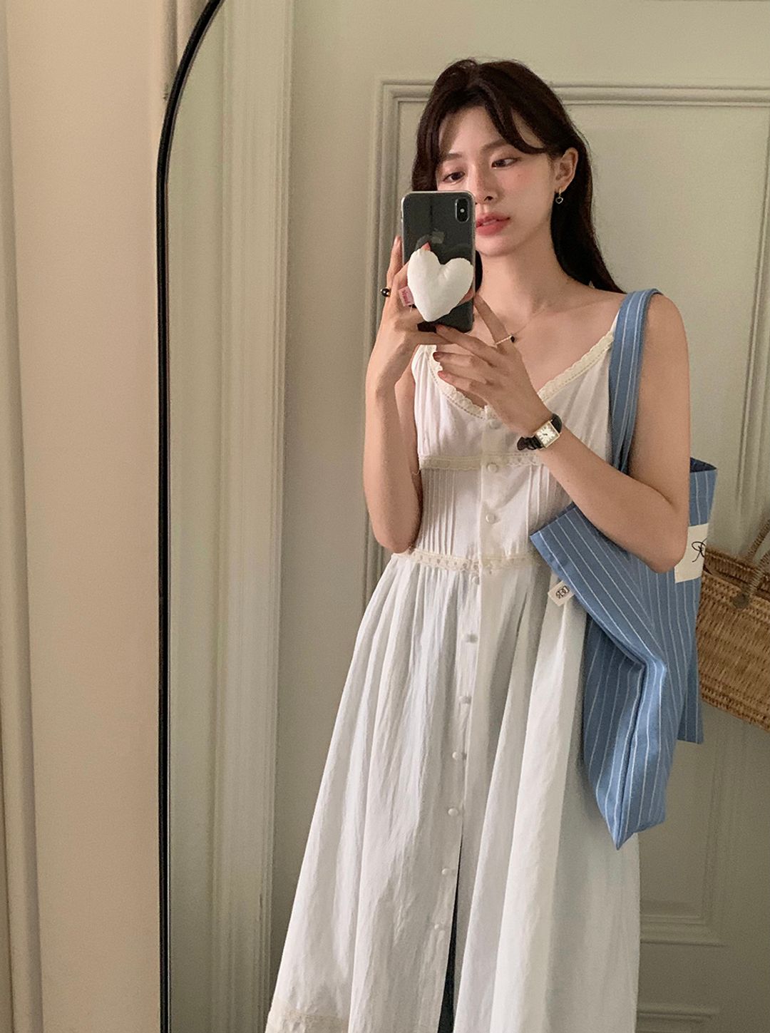 리즈아 여름 하객룩 핀턱 끈 나시 브이넥 롱원피스 주름 레이스 화이트 흰색 뷔스티에 원피스