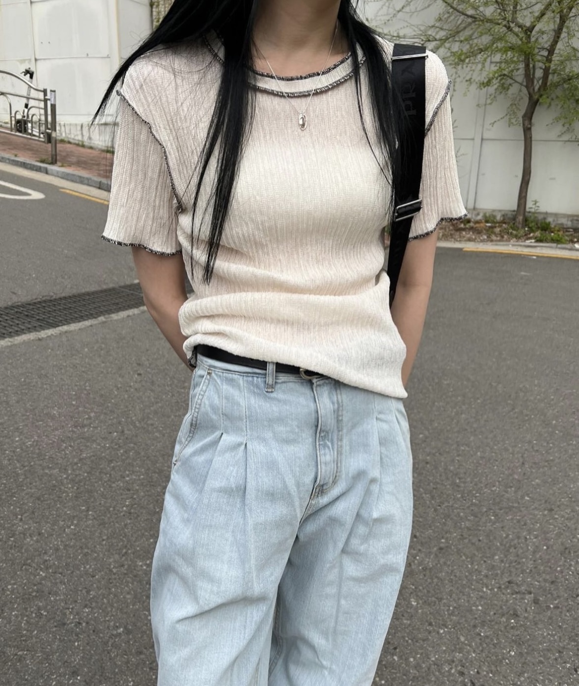 유니스 믹스 포인트 라운드넥 배색 오버록 주름 세로스트라이프 플리츠 얇은 스판 쫀쫀 글램 달라붙는 슬림핏 기본핏 썸머 봄여름가을 반팔 티셔츠