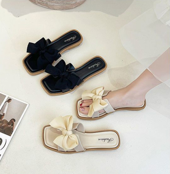 2컬러3사이즈 리본슬리퍼 여성슬리퍼 여름슬리퍼 오픈슬리퍼 리본 데일리슬리퍼 여자슬리퍼 사무실 실내 실외 여행 예쁜슬리퍼 왕리본슬리퍼 포인트슬리퍼 신혼여행 비치 여름 해변