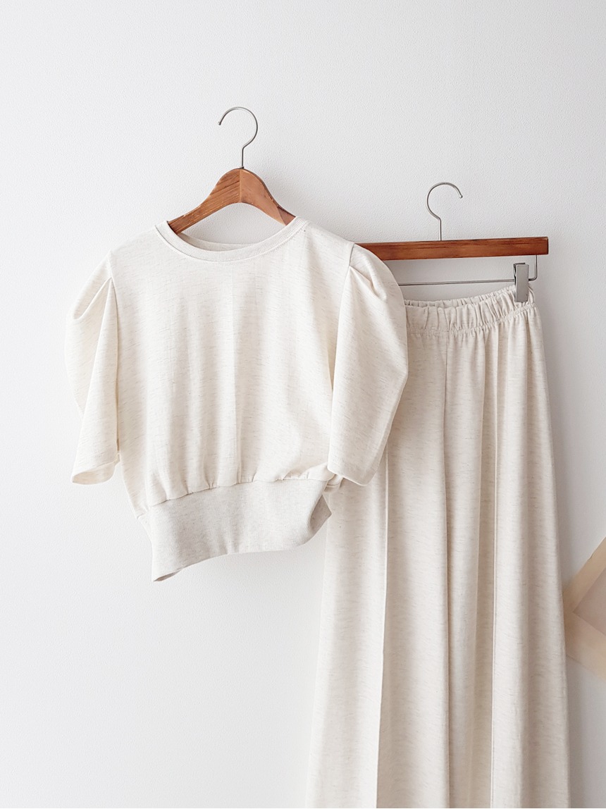 리케마켓 예뻐 페미닌무드 볼륨 퍼프소매 맨투맨 티셔츠 밴딩 핀턱 와이드 일자 롱팬츠 투피스 여름 데일리 꾸안꾸 캐주얼 추리닝 세트