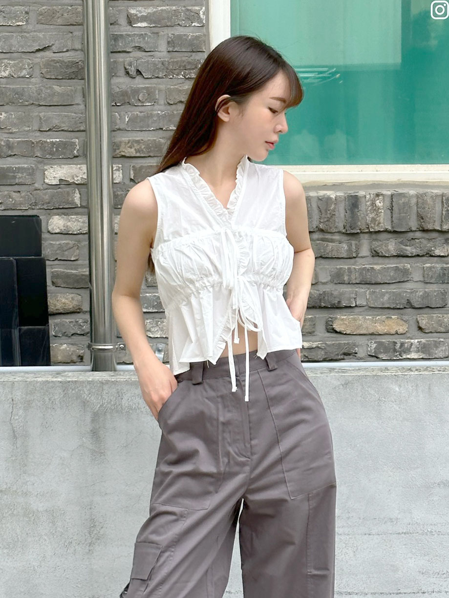 [여름 신상 5%/MD PICK 할인 ] 프릴 나시 레이스 블라우스 (2color)