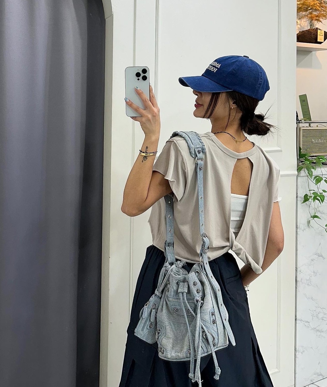 하이이룸 뒷태 꼬임트임 무지 티셔츠 (3col)