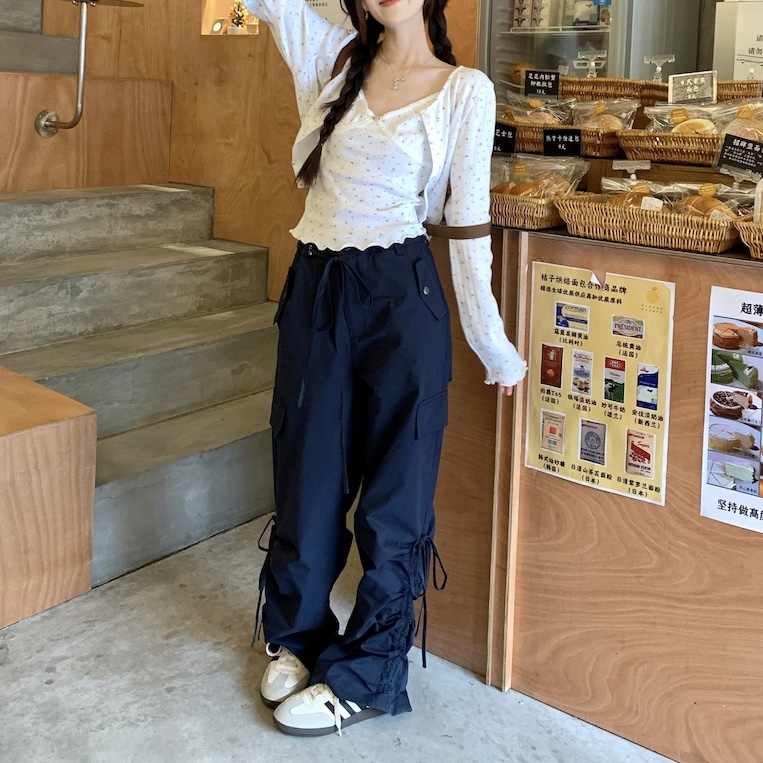코디세트플라워 패턴 브이넥 슬리브리스플라워 패턴 슬림 가디건허리 스트랩 사이드 셔링 스트링 와이드 카고 팬츠 세트