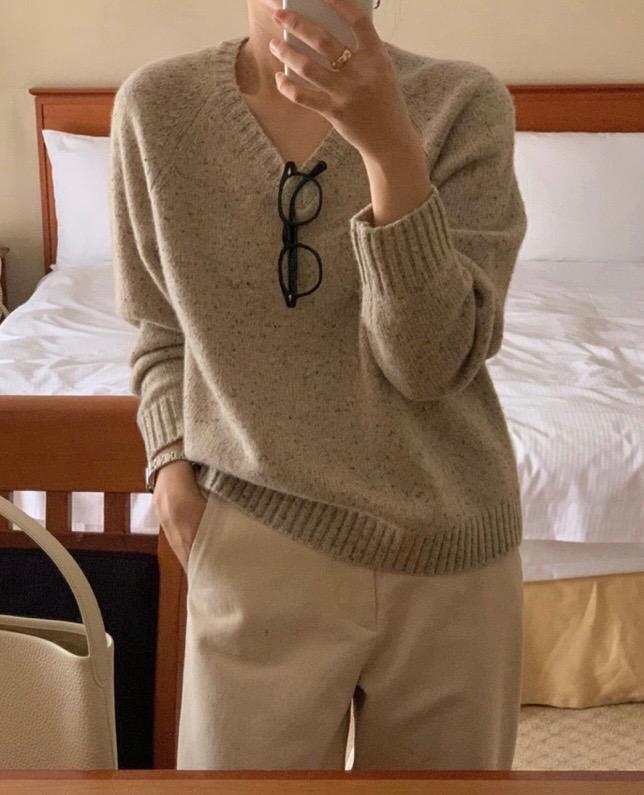 monique 모니크 네프 브이넥 니트 울 긴팔 데일리 nt (3col)