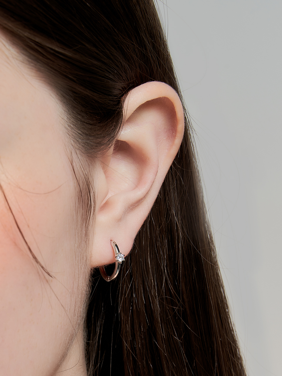 헤이 [ITZY 류진, 남지현, 태연 착용]prong one-touch earring 큐빅링귀걸이