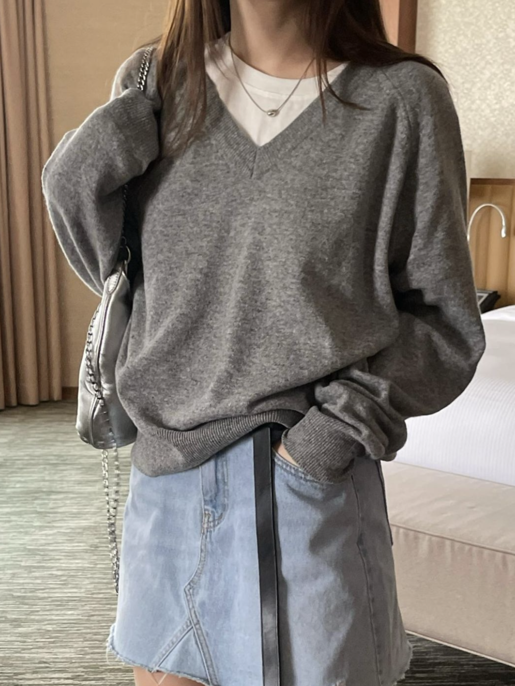 홀드미타이트 WELLROW 웰로우 엘리스 브이 니트(진그레이) nt 브이넥 봄니트 23fw 24ss