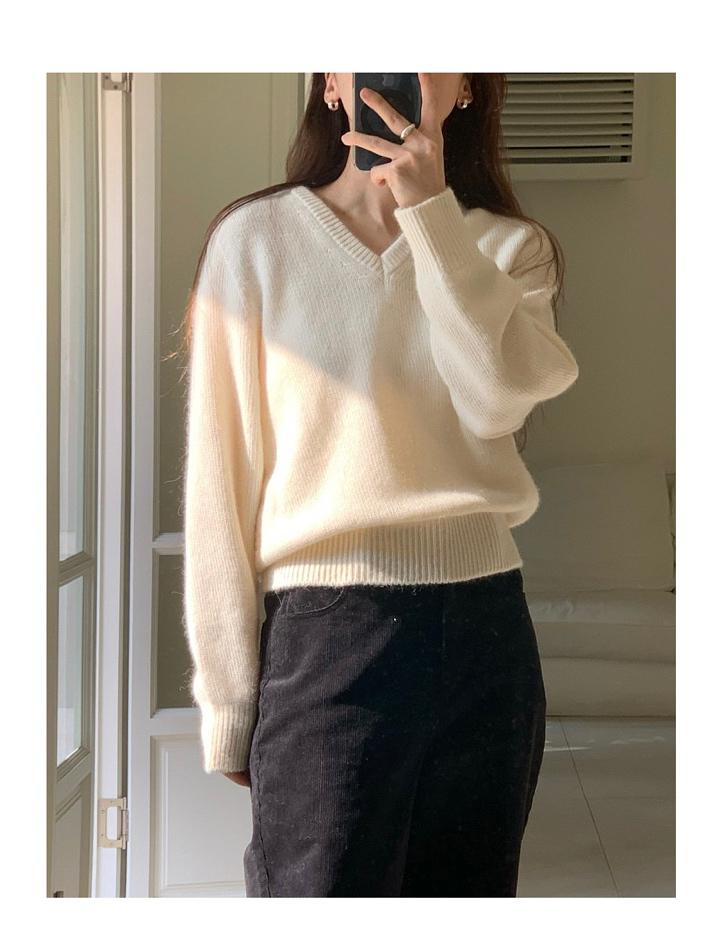 비엔느 fllanel 플라넬 알파카 홀가먼트 브이넥 니트 (3c)