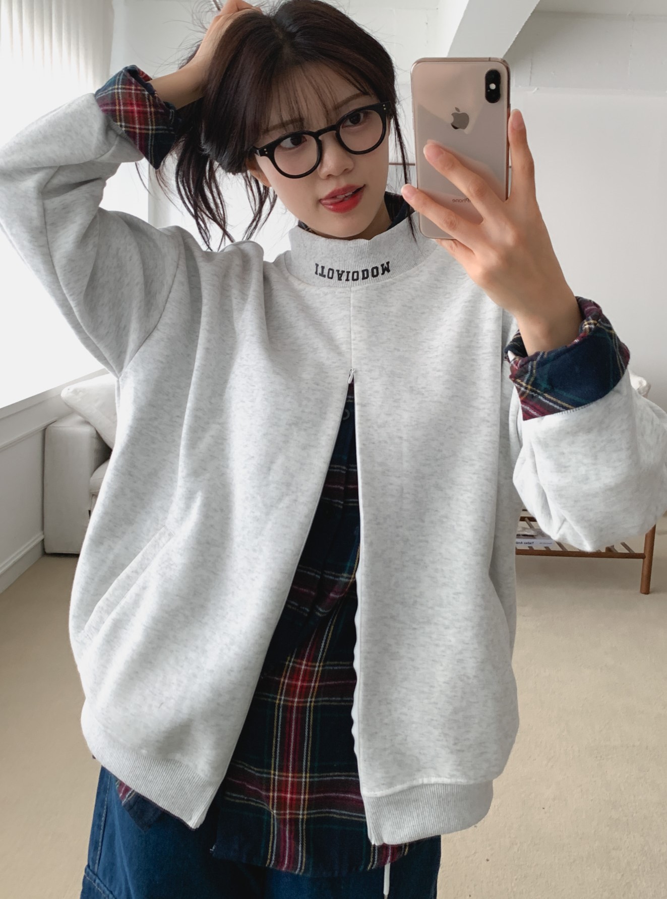 하프닌 유니크 울림 지퍼 트임 하이넥 폴라 레터링 배색 캐주얼 Y2k 스트릿 유니크 레이어드 레이어드맨투맨 가을 가을티셔츠