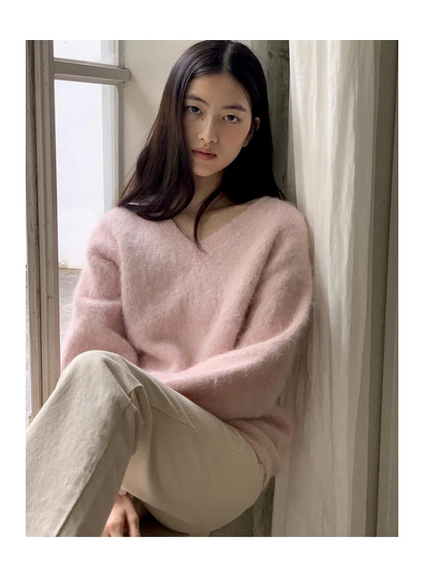 비엔느 Jinsim 진심 줄리아 알파카 브이넥 니트 스웨터 (2colors)