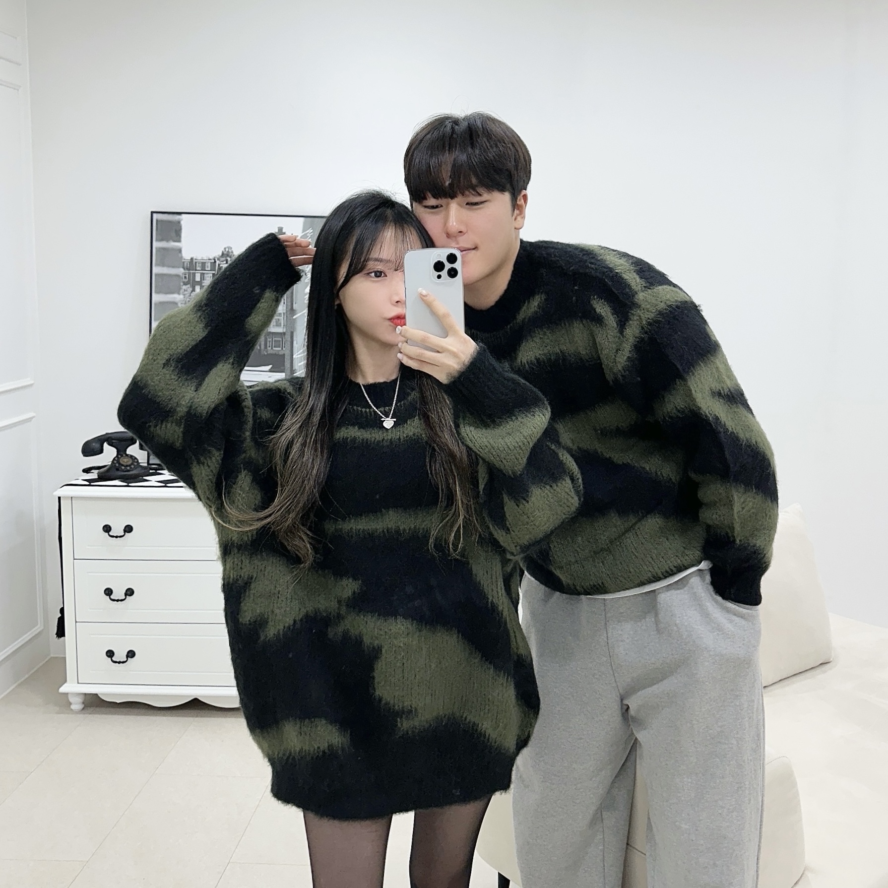 비바블 왕도톰🔥고퀄 남녀공용 앙고라 지브라 니트 도톰 모헤어 커플 커플티 오버핏 아방핏 브러쉬 겨울 커플룩 봄 가을 꾸안꾸 시밀러룩 데이트 미니 원피스 남자친구 데일리 퍼