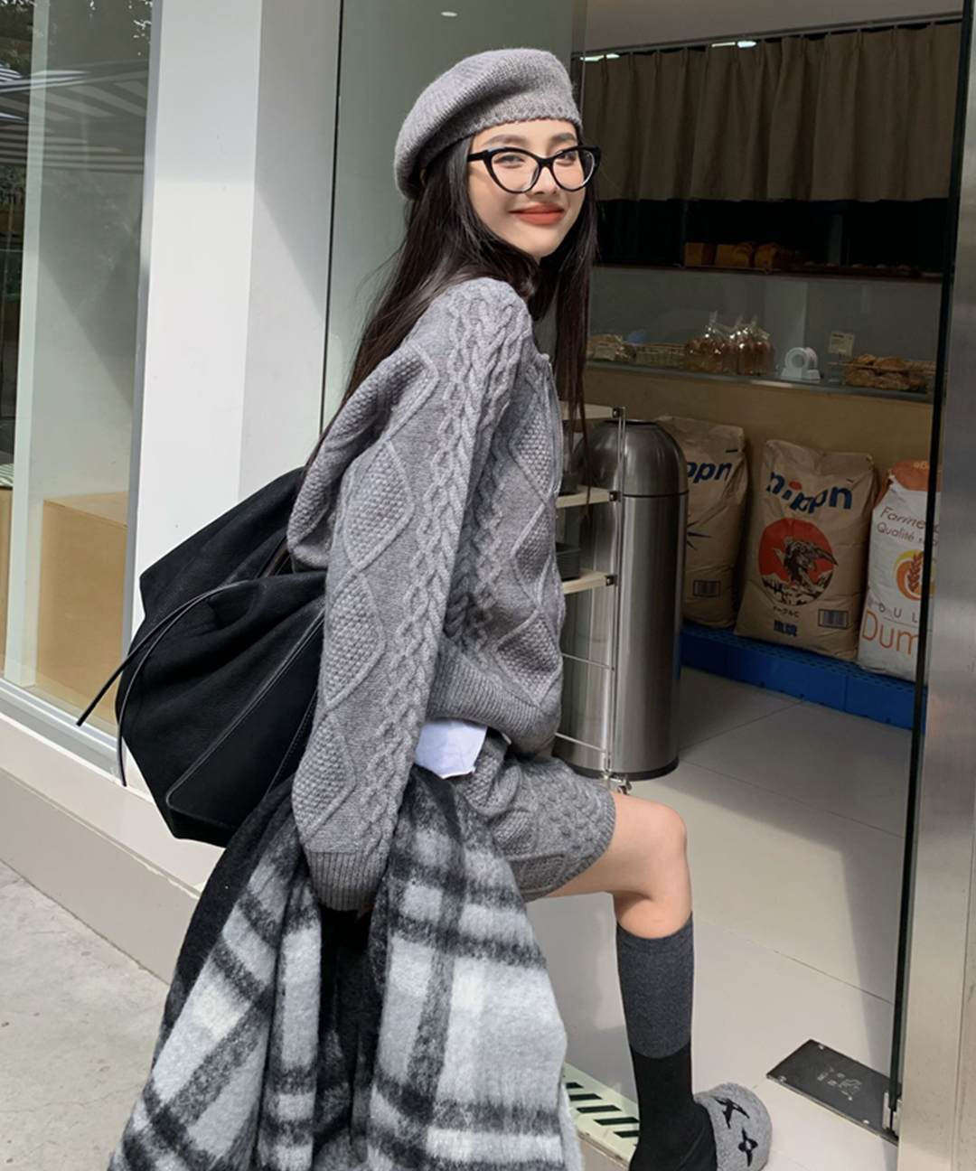 로스트체리 [NEW컬러추가][2ps SET] 켈시 꽈배기 집업 니트 & 미니 스커트 셋업 - 4color