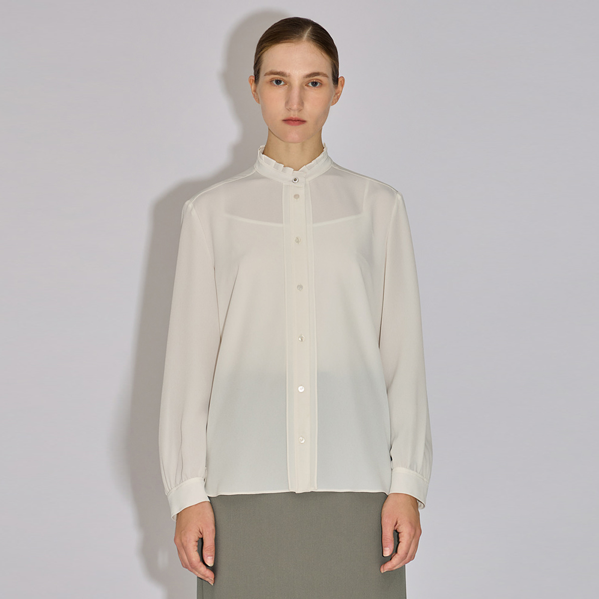 포스티 - 프릴넥 블라우스_SWWBLO41010