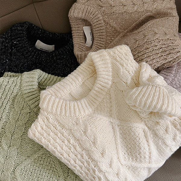 투게더위드미 쿠폰 할인💣 왕포근 뜨개질한듯 라운드넥 꽈배기 오버핏 겨울 케이블 니트 아이보리 브라운 바이올렛 그린 차콜 연말룩 크리스마스