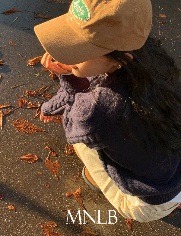 디어먼트 [꽈배기니트/크롭니트][직진배송][MNLB] 제리 케이블 레글런 크롭 라운드넥 니트