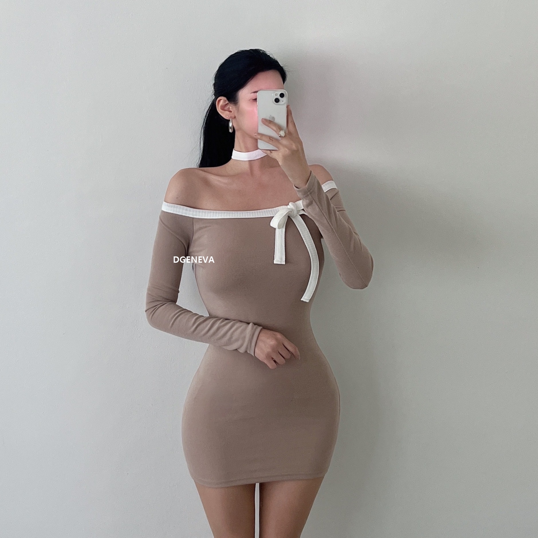 디제네바 당일/파티룩🤍 초커set 오프숄더 리본 미니OPS 국내생산 신축성 스판 글램룩 섹시룩 쫀쫀핏 슬림핏 존예 이벤트 데이트룩 스트랩 2color