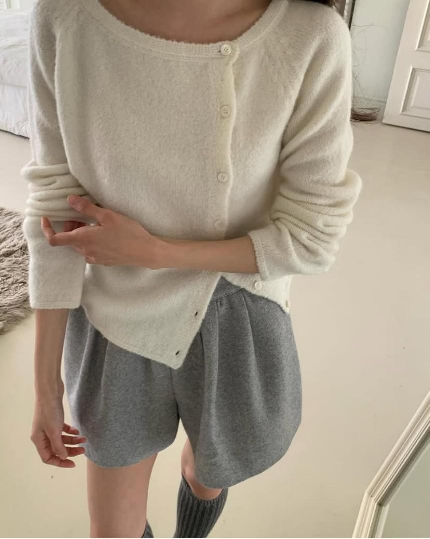 한시오분 riette 리에뜨 프리아 니트 보트넥 버튼 언발란스 트임 데일리 nt