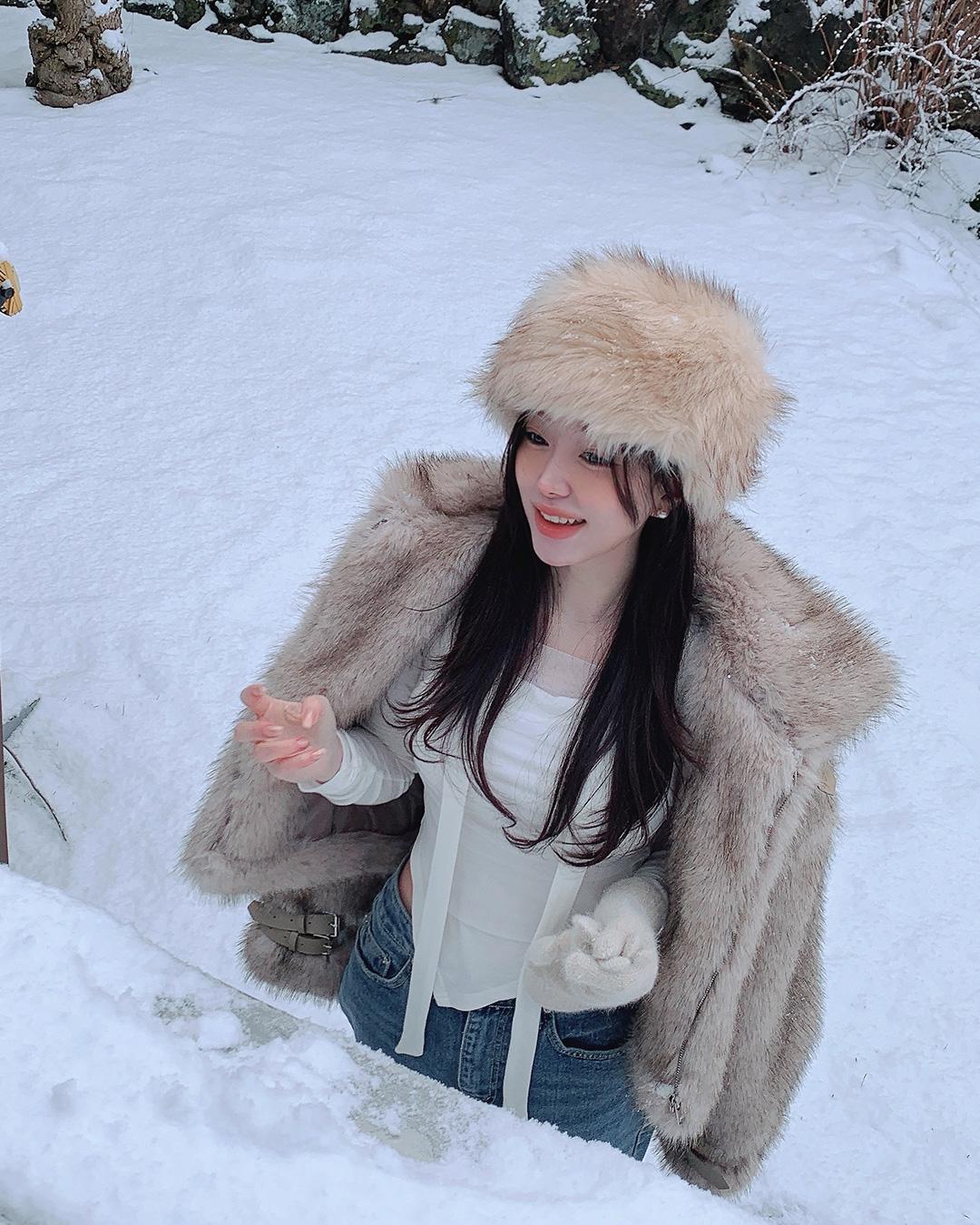 델리썸 premium 키튼 더블 버클 에코퍼 자켓 2col