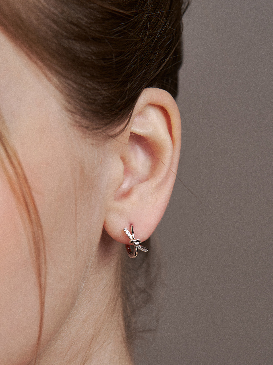 헤이 ribbon knot one-touch earring