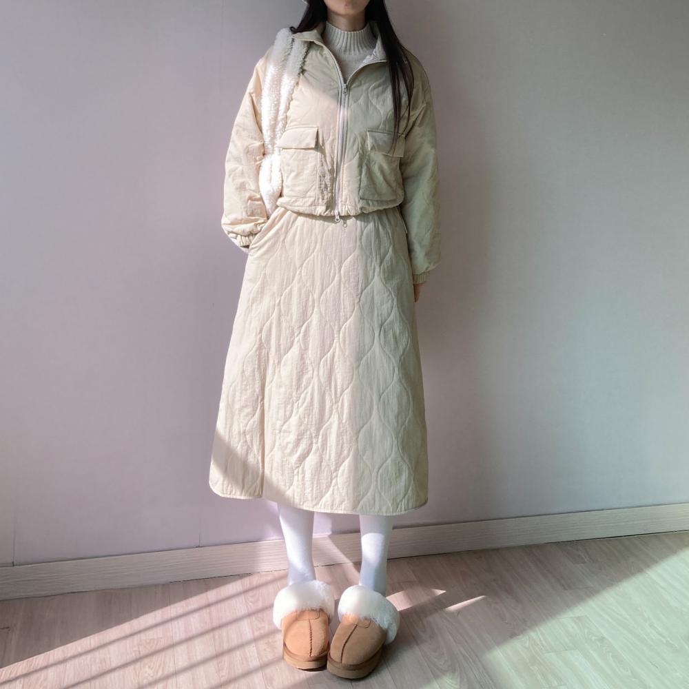 로이스제이 패딩투피스 겨울누빔 롱 스커트 세트 셋업 세미크롭 집업 하이넥 스트링 상의 롱스커트 조합 깔끔한 아방핏 베이지 블랙 2color 루즈핏 퀼팅 치마 투피스 퀼