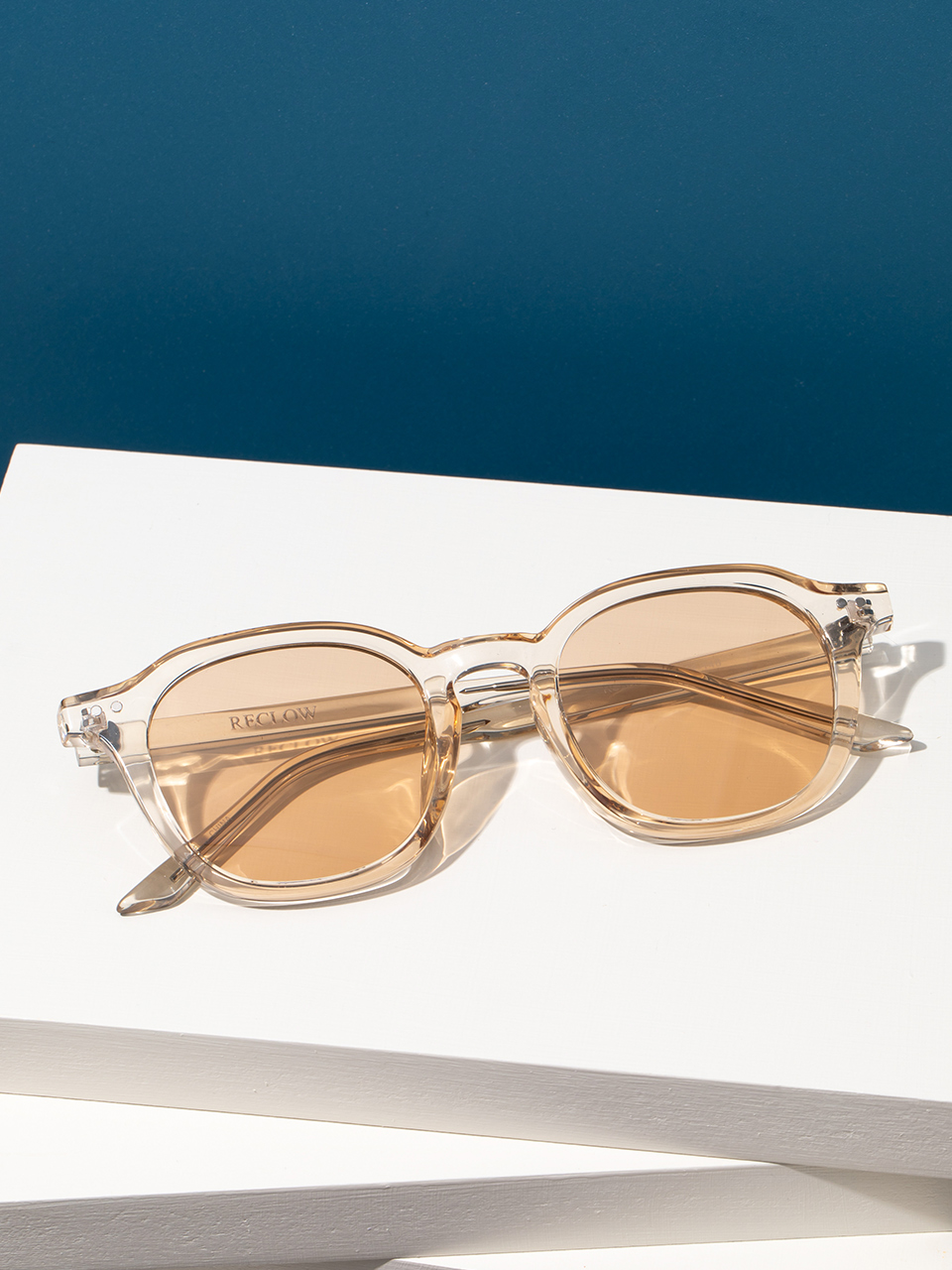 리끌로우 뿔테 스퀘어 사각 데일리 긱시크 RECLOW BB557 CRYSTAL 틴트 자외선차단 선글라스