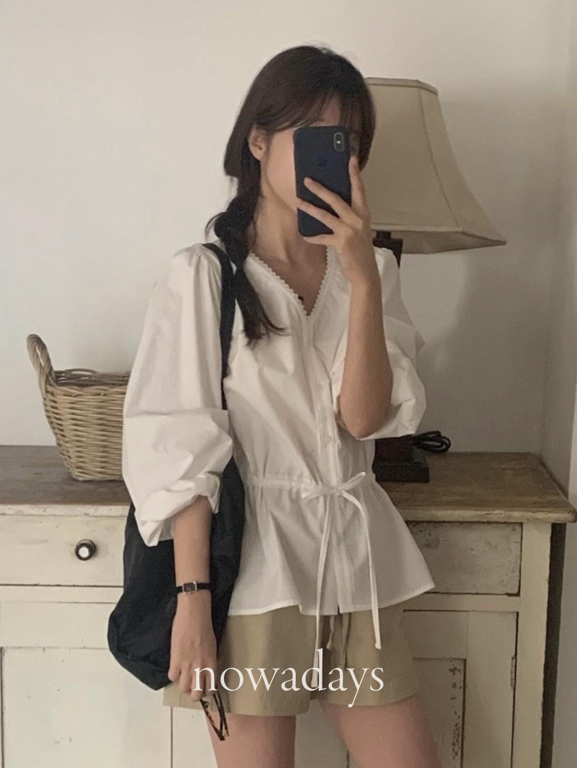 나우어데이즈 베르가못 피오니 블라우스 코튼 긴팔 브이넥 스트링 레이스 bl (2col)