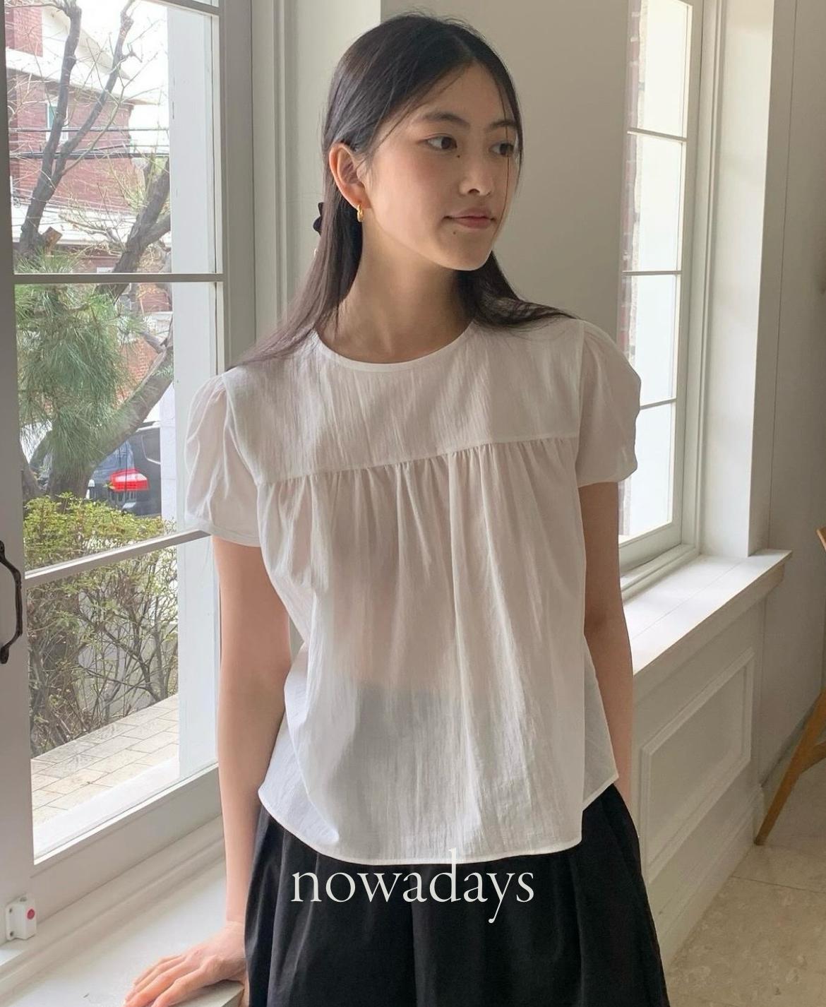 나우어데이즈 jinsim 진심 퓨어 블라우스 코튼 반팔 라운드 A라인 셔링 bl (2col)