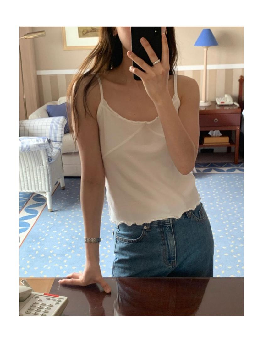 비엔느 fllanel 플라넬 웨이브 슬리브리스 프릴 끈나시 티셔츠 (2c)