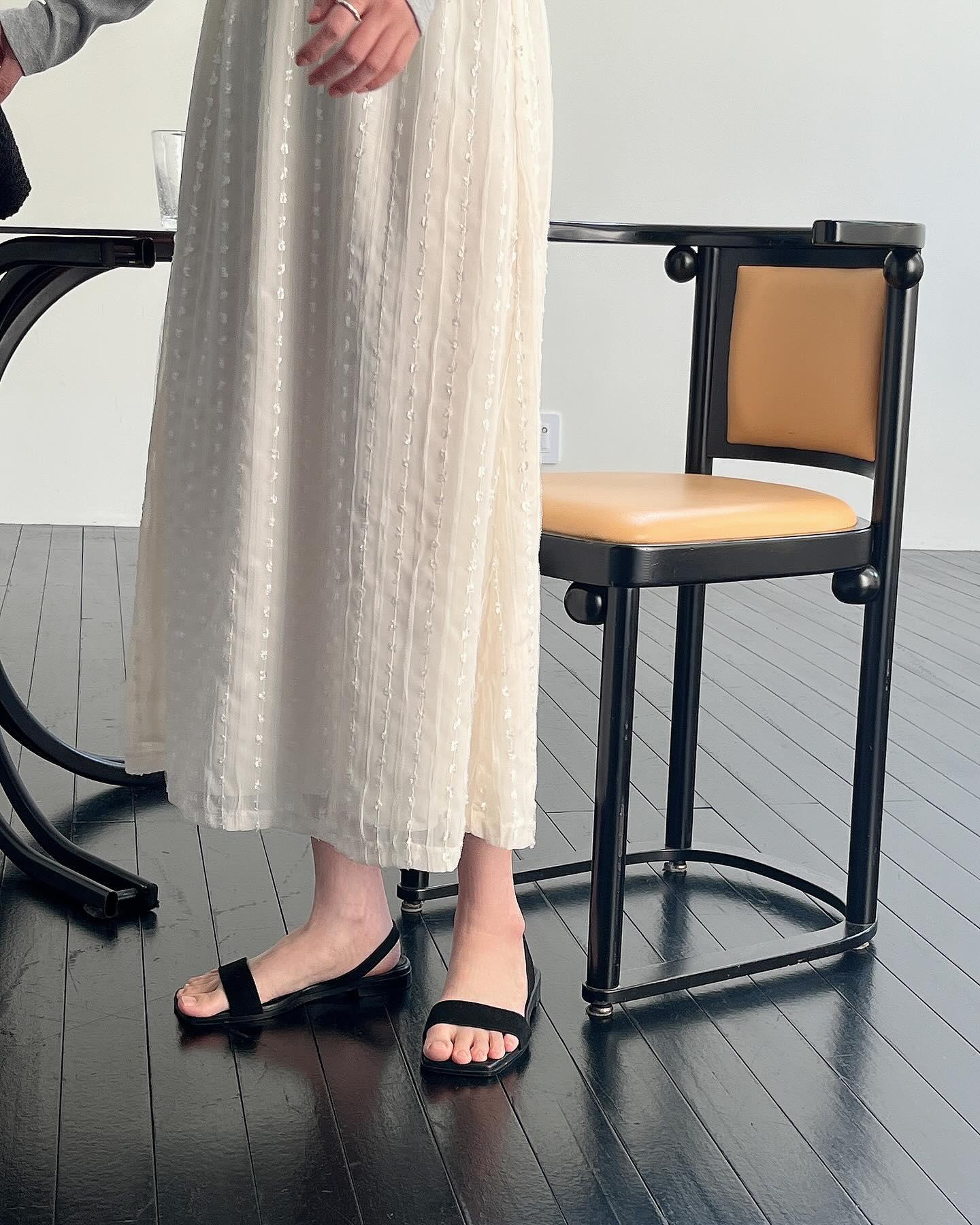 24ss 심플베이지 샤이닝 레이스 레이어드 스커트 (2col)