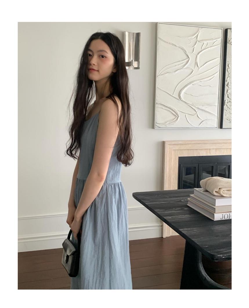 비엔느 [당일/쿠폰] Jinsim 진심 홀리네스 린넨 슬리브리스 나시 롱 원피스 (3c) 아이/소라 당일발송